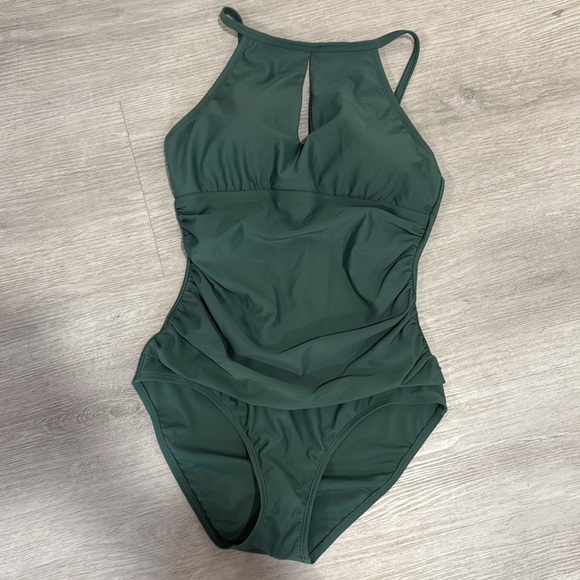 Ellen Tracy | Swim | Ellen Tracy One Piece Ruched Swimsuit With Cutout ...